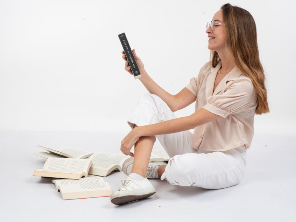 María Ignacia Urzúa Reyes, exalumna generación 2015 - Colegio Everest Chile